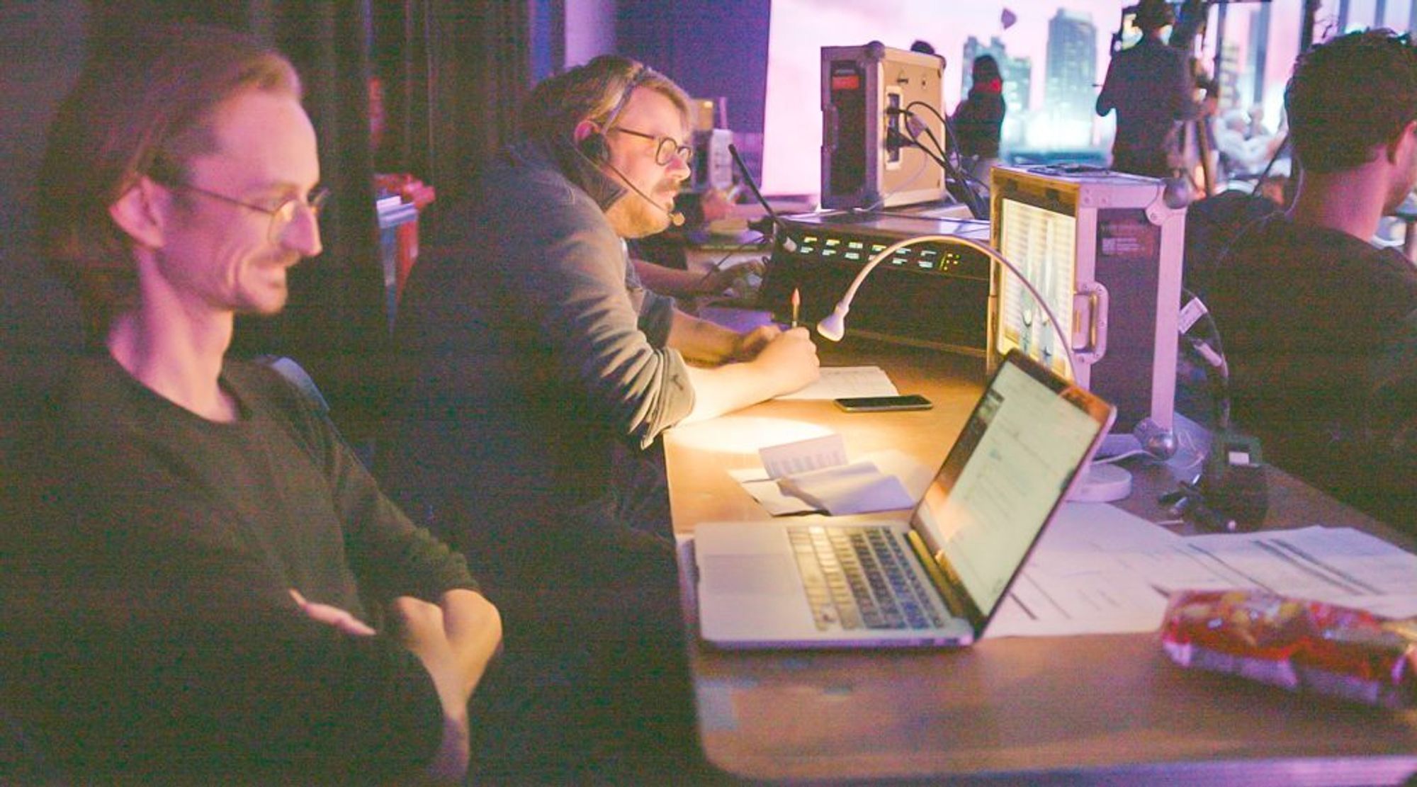 Writing a Script for a Talk Show: A Complete Breakdown - Cuez